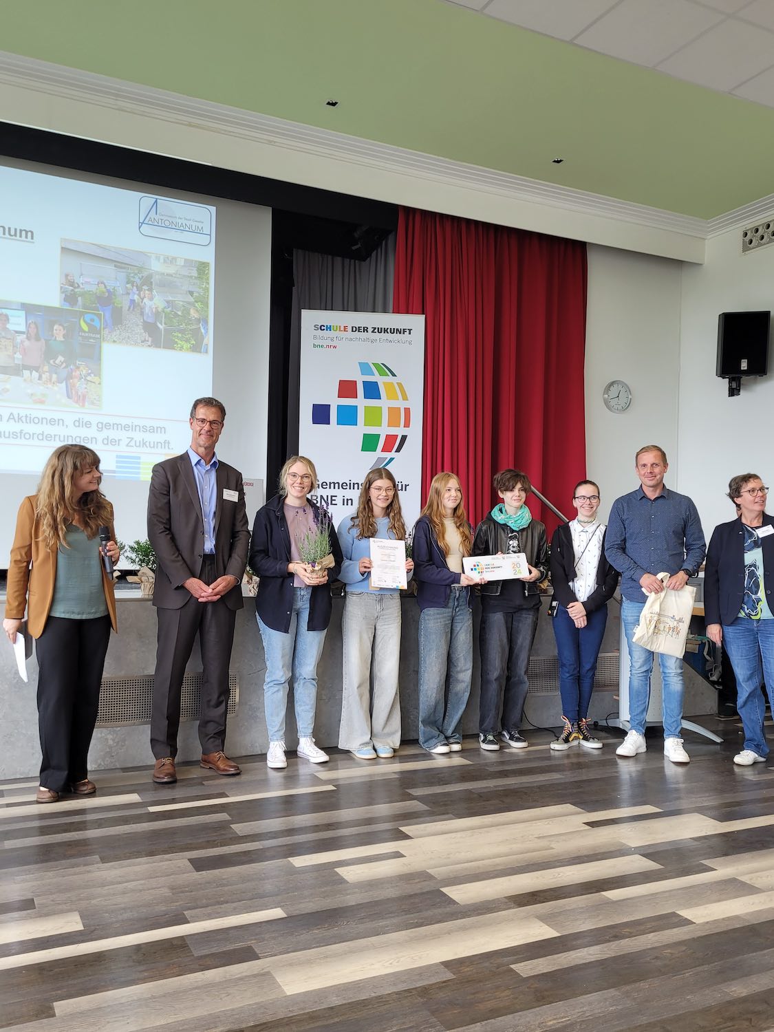 Gymnasium Antonianum Geseke erneut als "Schule der Zukunft" ausgezeichnet